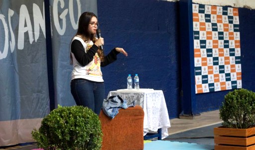 Notícia: A youtuber Débora Aladim ministrou palestra em Lavras - veja ...