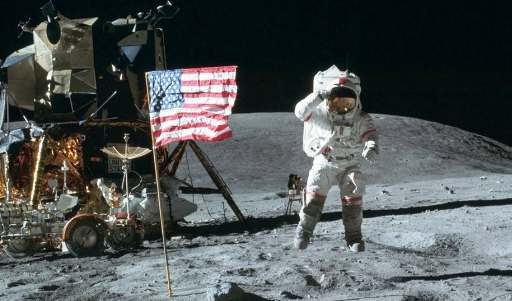 Notícia: Há meio século, Lavras parou para ver a chegada de Armstrong à ...